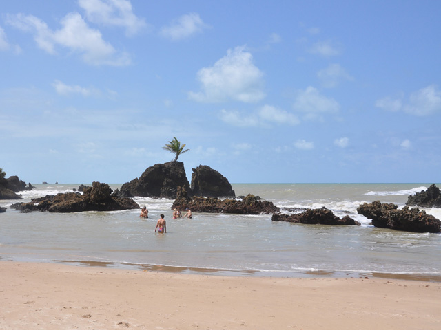 Praia de Tambaba sedia Open de Surf e Encontro de Naturistas no fim de ...