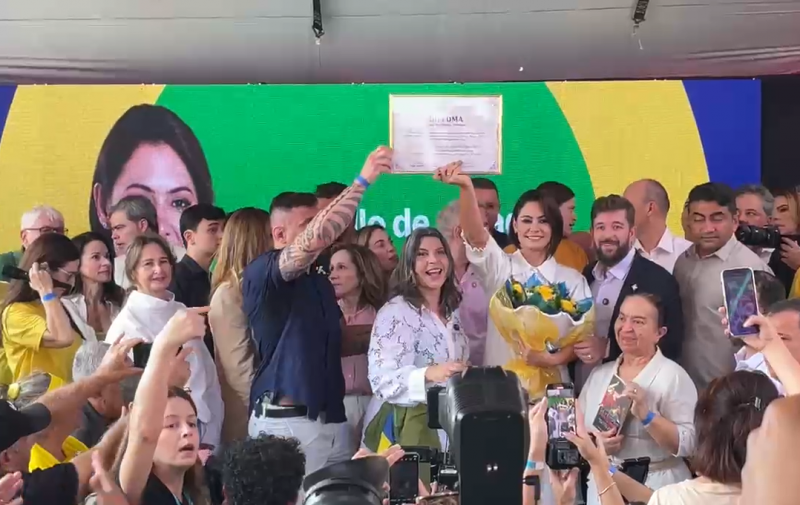Com Efraim, Michelle Bolsonaro recebe título de cidadã pessoense ...